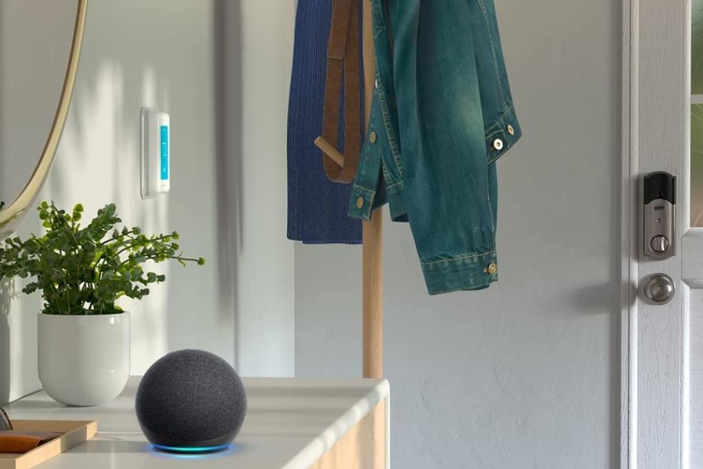 De 'Black Mirror' a la realidad: Alexa, el asistente virtual de Amazon ...