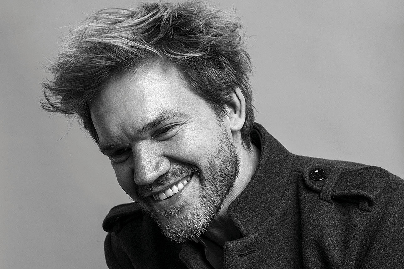 Juan Gil Navarro, entre la poesía y el agua: "En 'Subacuática', el agua es el quinto personaje ...