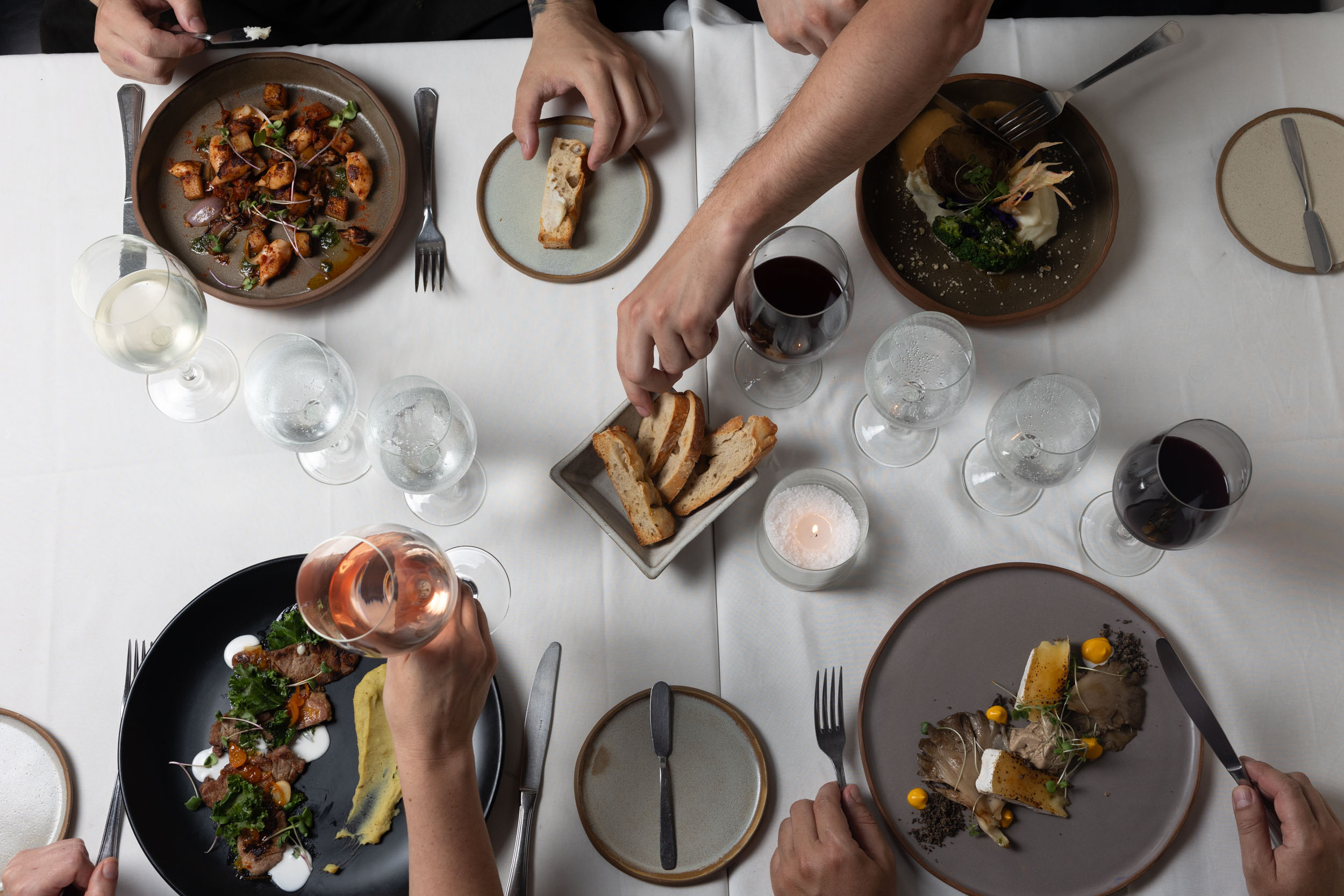 Inspiración francesa en los platos y Mendoza en las copas para una cena ...