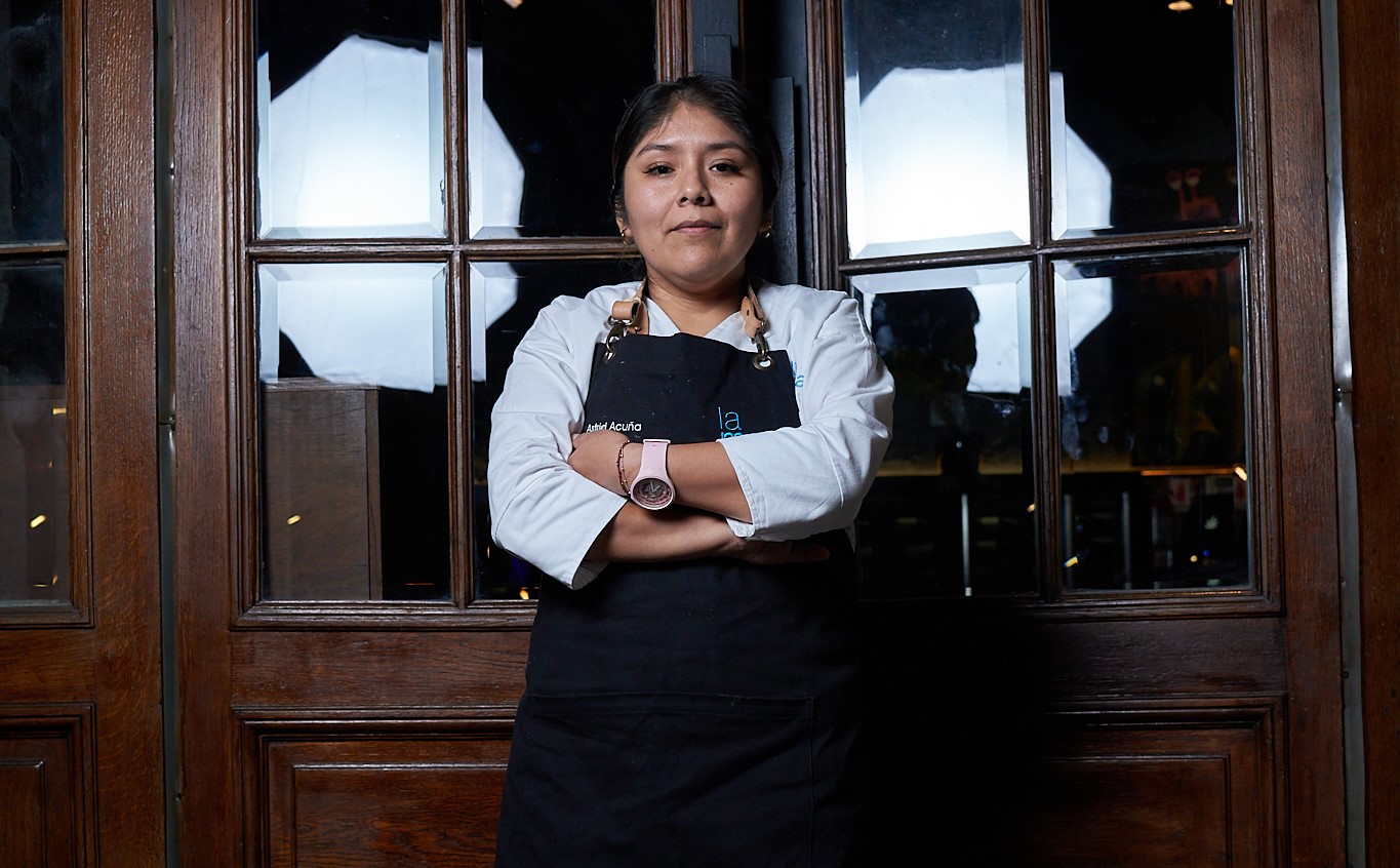 De Lima a Buenos Aires: la historia de Astrid Acuña, la mujer detrás del mar y los fuegos | EPU